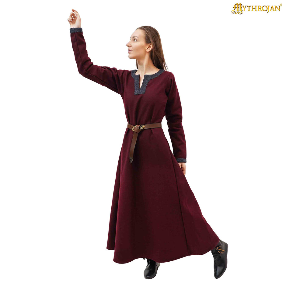 Medieval Tabard Clothing | Medieval Surcoats Online – Mythrojan